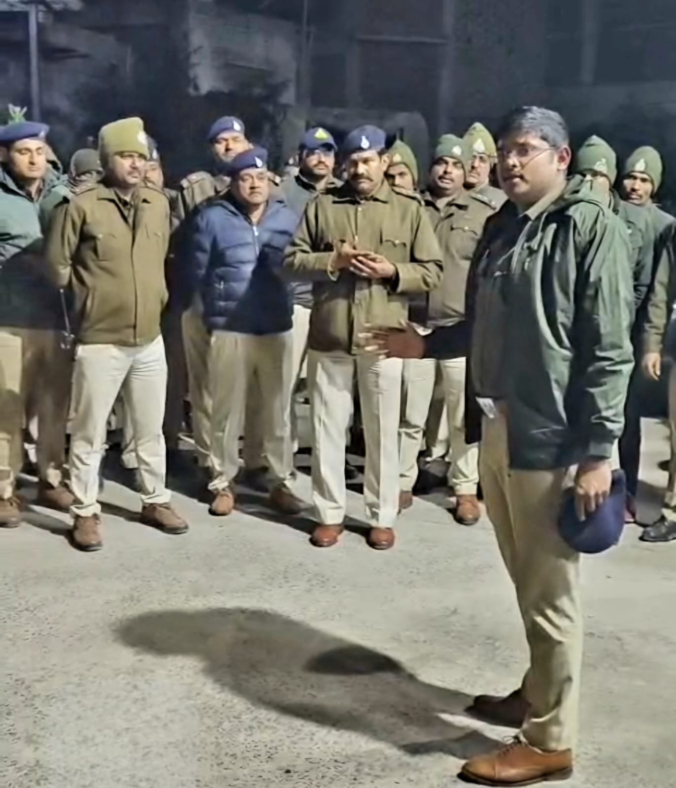 IPS Mayur Khandelwal, The Bhopal 'Singham' Who Led Raid At Irani Dera ...